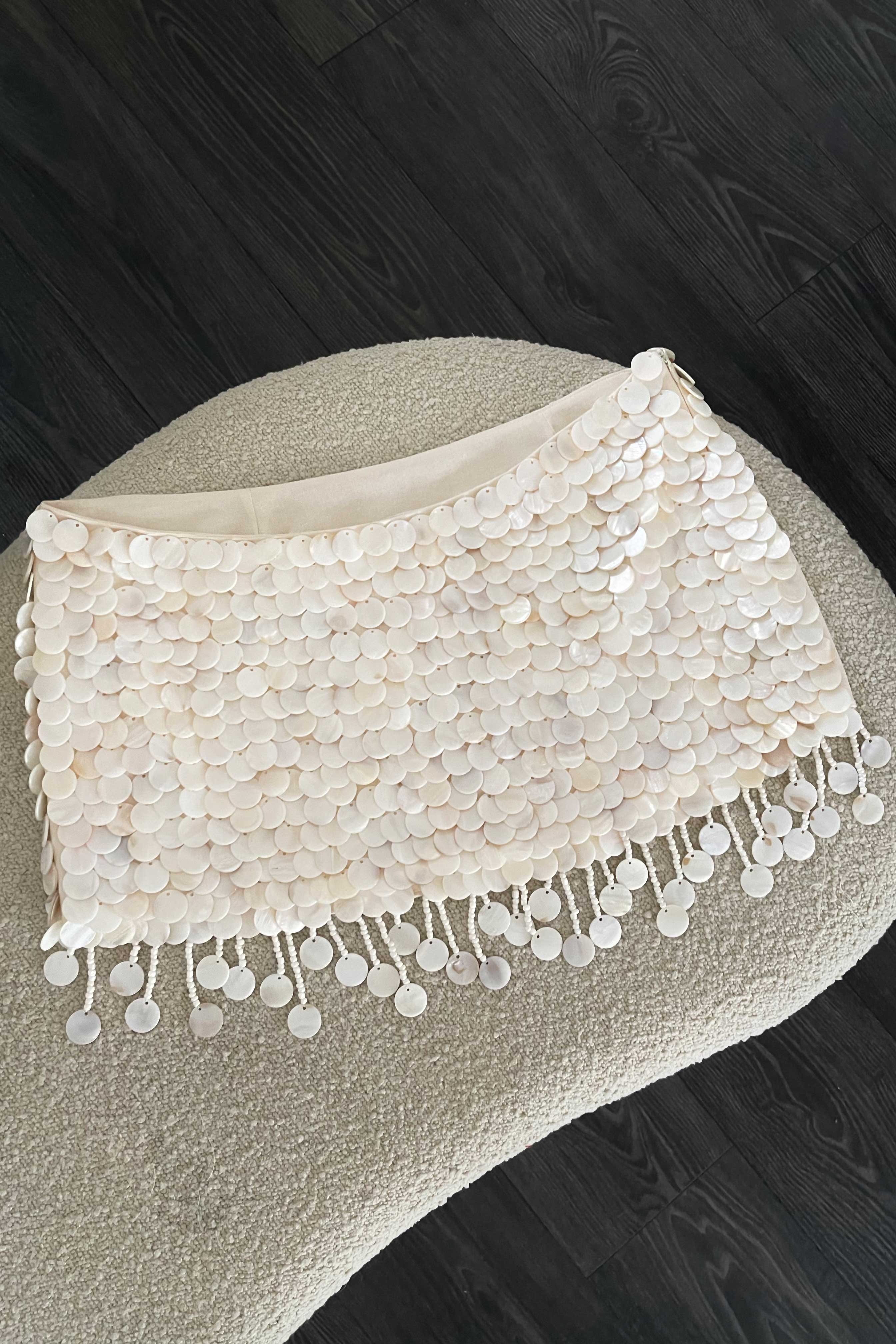 Zeïa Low Rise Mini Skirt ~ Mother of Pearl – Idáh